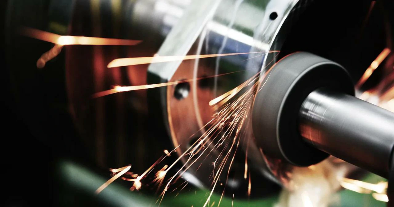 Precision Grinding vs Milling: Key Differences and Deep Cuts - uneed