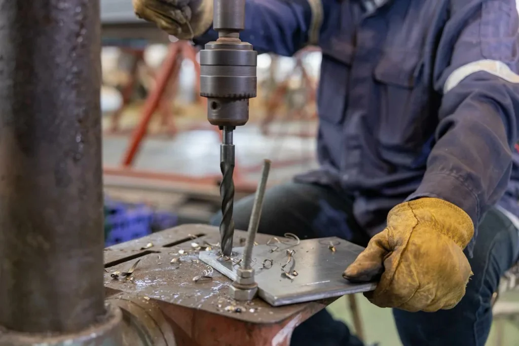 Blind Hole Tapping Guide: Machine Blind Holes in Engineering